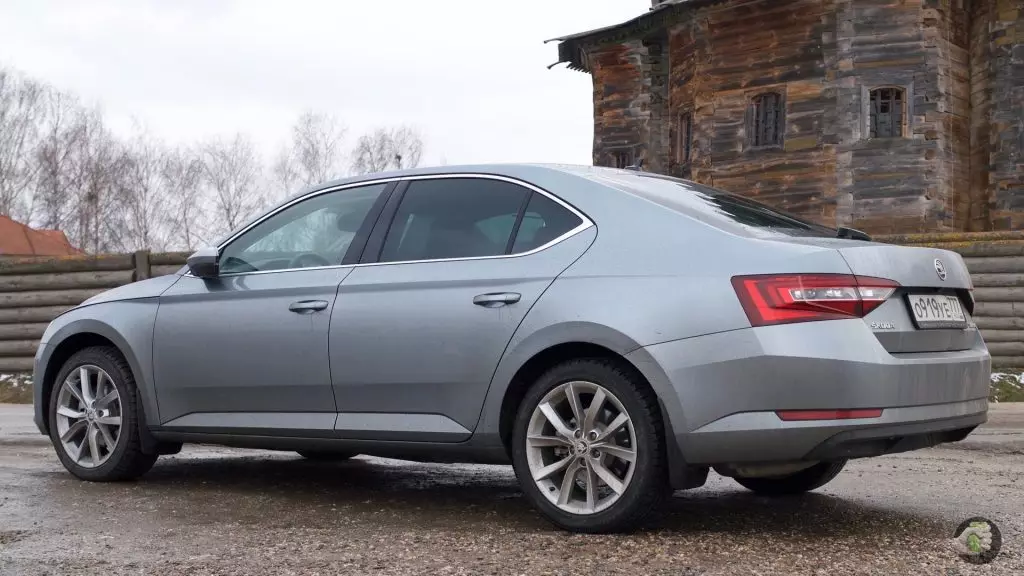 Wylsadrive: Binini na Byihuse Skoda SuperB 9054_4