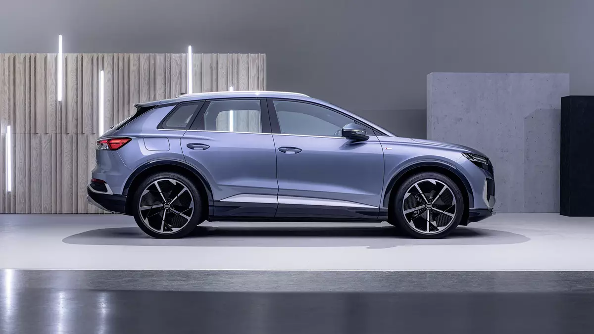 AUDI Q4 50 E-TRON QUATTRO