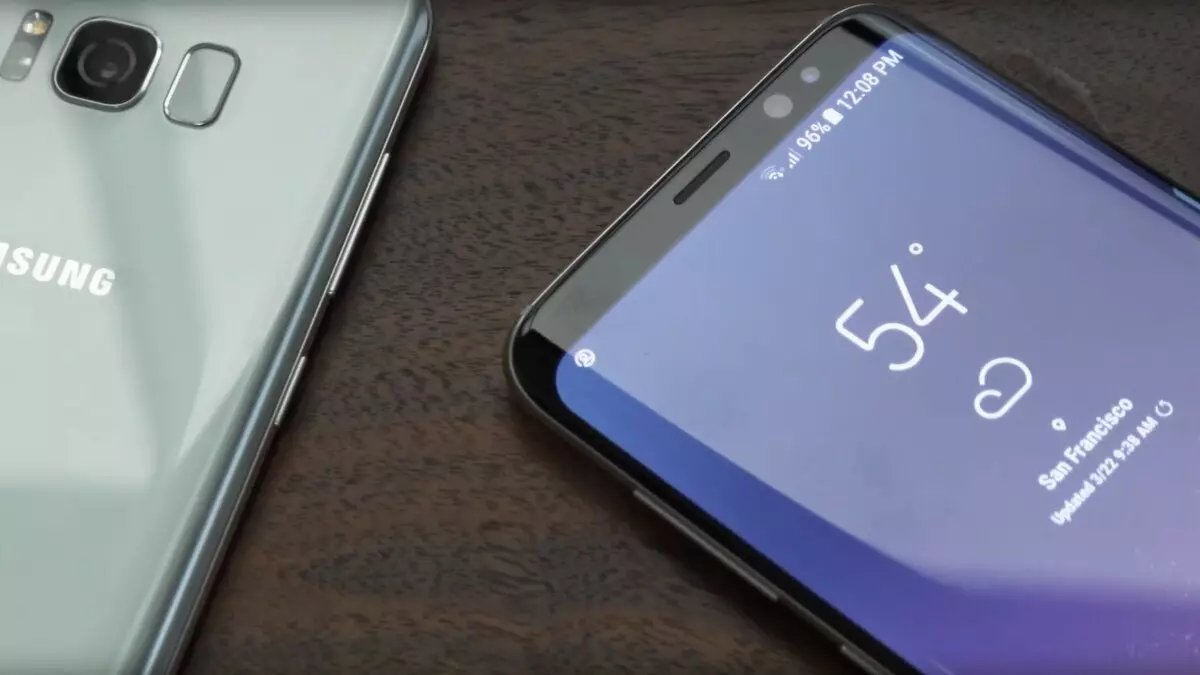 Samsung Galaxy S8 on video: first comparisons and unpacking