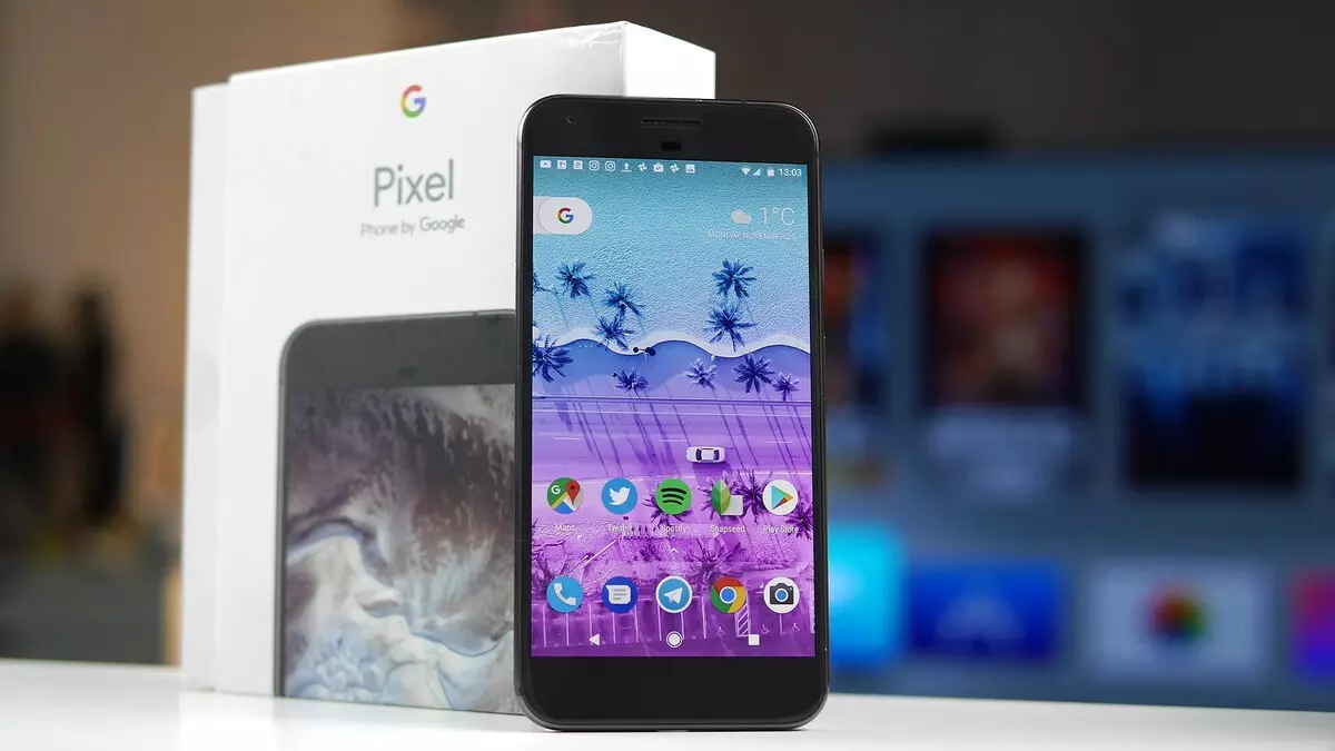 З'явіўся абноўлены Google Pixel. Цяпер без вушакоў? 9351_0