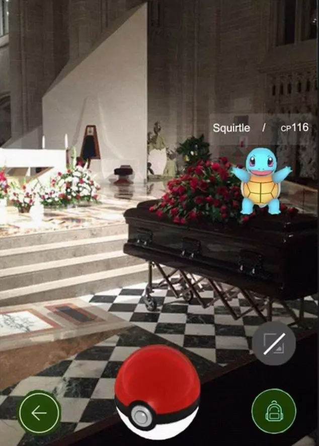 3618d76300000578-3681995-squirtle_was_found_on_this_coffin_by_one_pokemon_user_it_is_not_-a-21_1468059303107